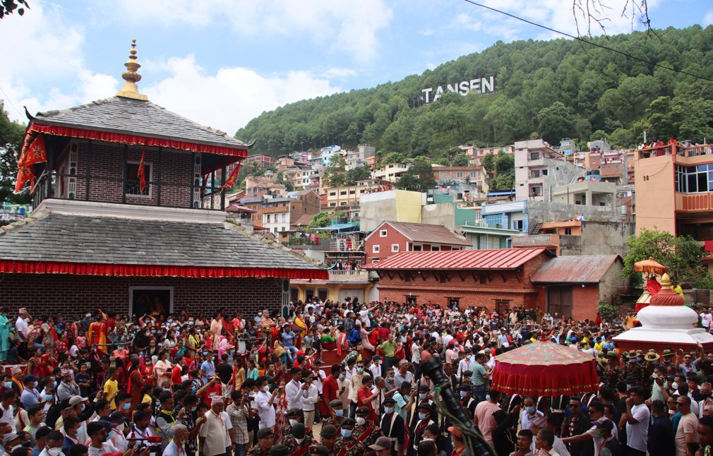 अङ्ग्रेजलाई हराएको सम्झनामा पाल्पामा मनाइयो भगवती जात्रा – NepalWatch