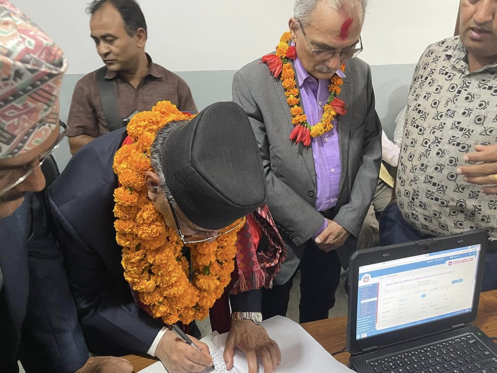 गोरखा २ बाट प्रचण्डको उम्मेदवारी दर्ता – NepalWatch